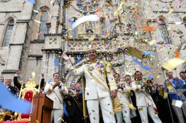 Crown the King! Public Crowning of Rey Feo – Main Plaza